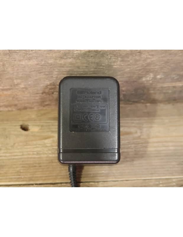 Roland ACI-230C Power Adapter 9V (EU Plug, 230V) | Reverb Deutschland