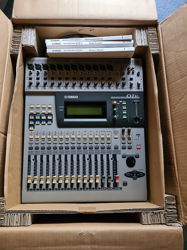 Yamaha 01v Digital Mixing Console & MIDI controller with | Reverb UK