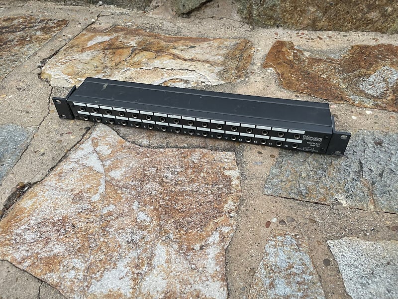 Hosa PHB-284 Patch Bay 16 Channel | Reverb Hosa PHB-284 Patch Bay 16 Channel | Reverb