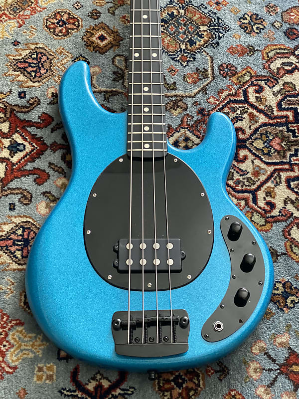 MM Stingray status grafite neck - Blue Sparkle | Reverb