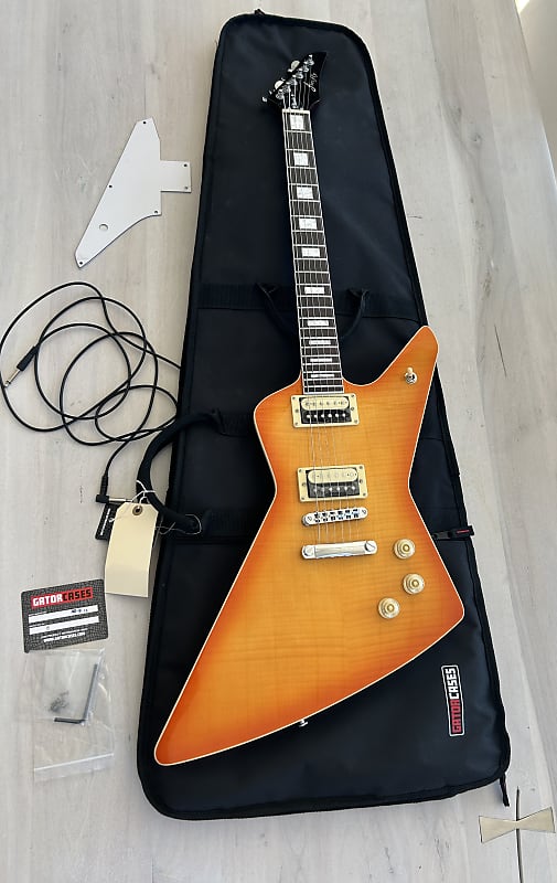 Firefly FFVX With case - Honeyburst | Reverb