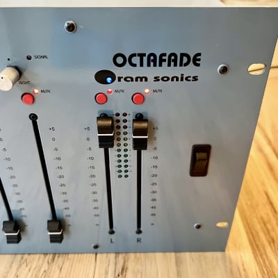 Oram Oram Sonics Octafade 2004? - Blue | Reverb