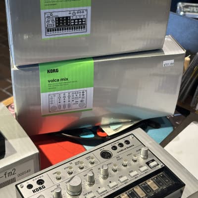 Korg VOLCA Bundle - Bass - FM2 - Sample - Mix | Reverb