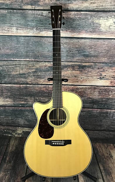 Martin Left Handed GPC-28E Grand Performer Standard Series | Reverb UK