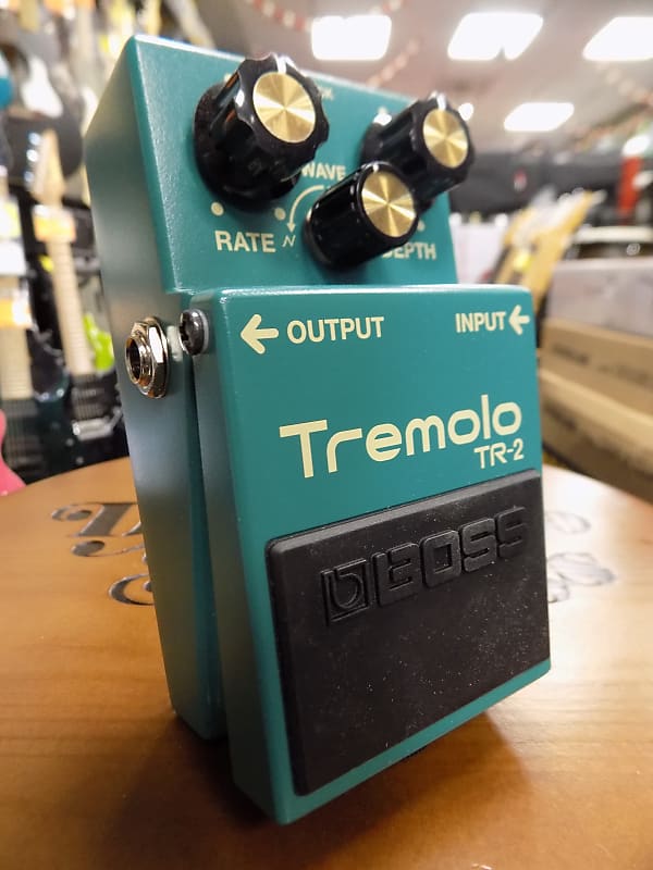 Boss Tremolo TR-2 Effects Pedal | Reverb