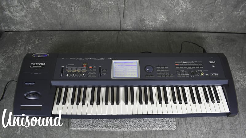 KORG TRITON Extreme Music workstation Synthesizer in Very | Reverb UK