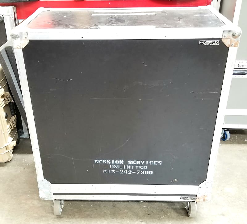 used Showcase Road Case for 4x12 Cabinet, Very Good Condition | Reverb