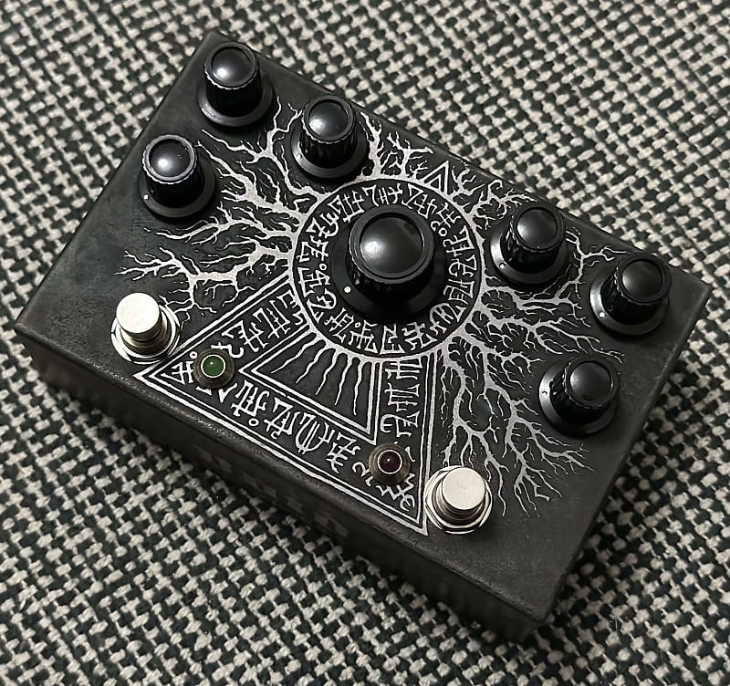 VOID Electronics THE DISTROYER OCTAVE DISTORTION v0 2021 + v1 | Reverb