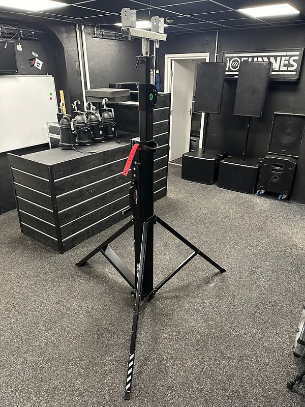 2X GOLIATH STUDIO PRO 4500 4.5M 120KG 3 LEG WIND UP STAND | Reverb UK