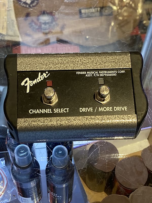 Fender 2 button 3 function footswitch : Channel - gain- more | Reverb