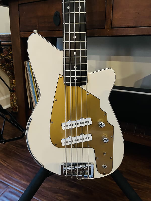 Reverend Rumblefish R5L 2000 - Aged White | Reverb