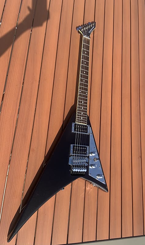 Hurricane Custom Series Rhoads 80s Pearl Black | Reverb UK
