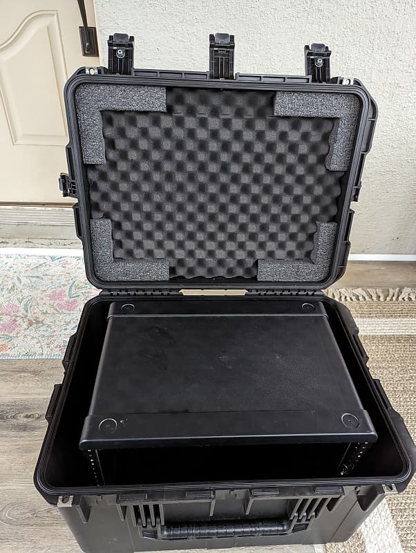 SKB 3i-2317M146U 6U iSeries Injection Molded Fly Rack - 13” | Reverb