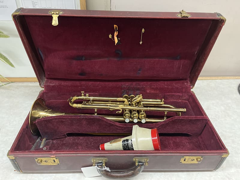 Conn Trumpet 1946-1947 Brass | Reverb