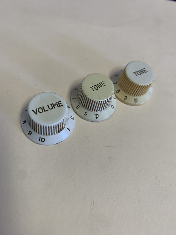 1970 Fender Stratocaster Knobs White No-Spoke | Reverb