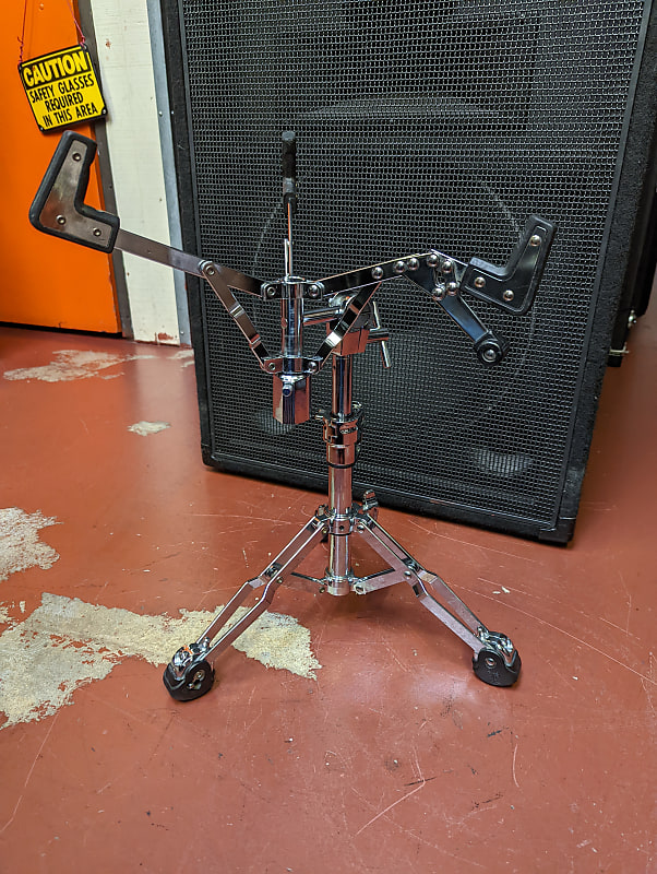 Pearl Made In Taiwan Pro Grade Gyro Lock Snare Stand - Looks | Reverb