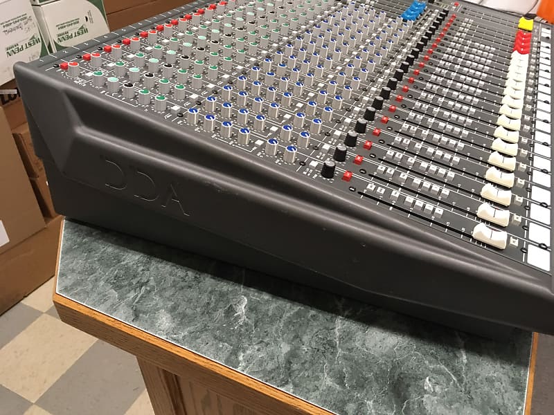 DDA CS3 16-channel analog mixer | Reverb