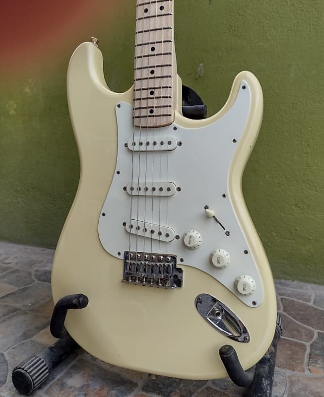 Fender Stratocaster Squier series in cream finish maple | Reverb
