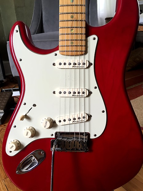Lefty Fender USA 2000 Stratocaster Deluxe left handed | Reverb Canada