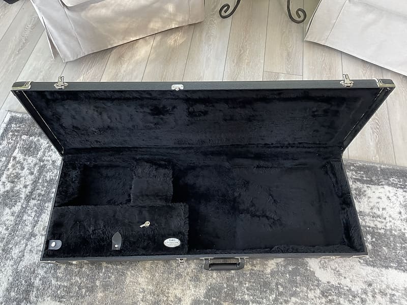 Relic G&G Black Tolex Hardshell Case for Fender Stratocaster | Reverb