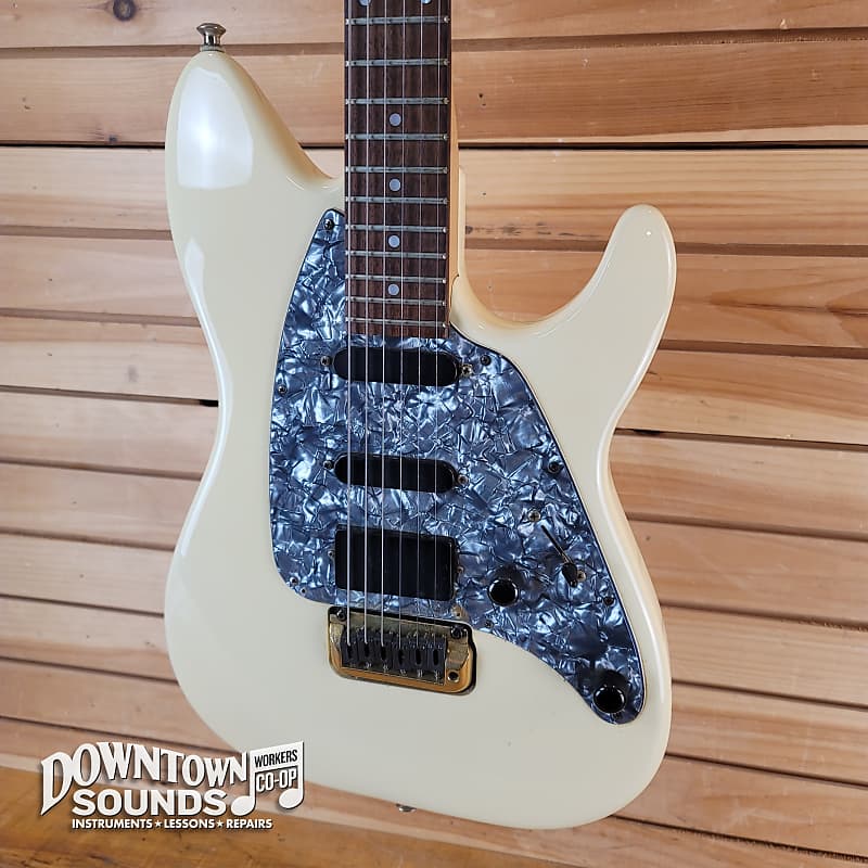 Made in Korea Alvarez Electric Guitar With Alvarez Hard Case | Reverb