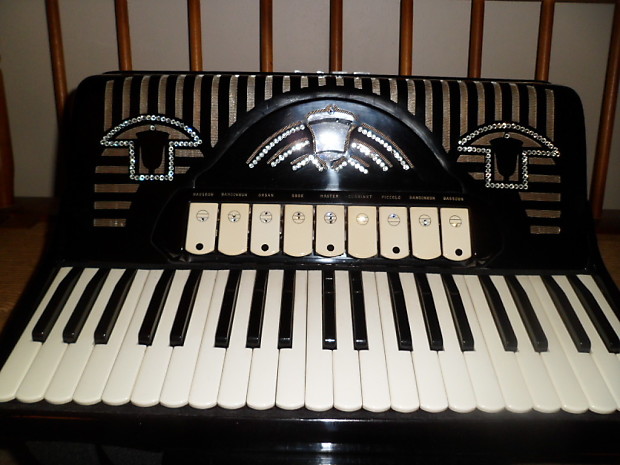 Scandalli/Bell accordion, 3/5, restored, black with deluxe | Reverb