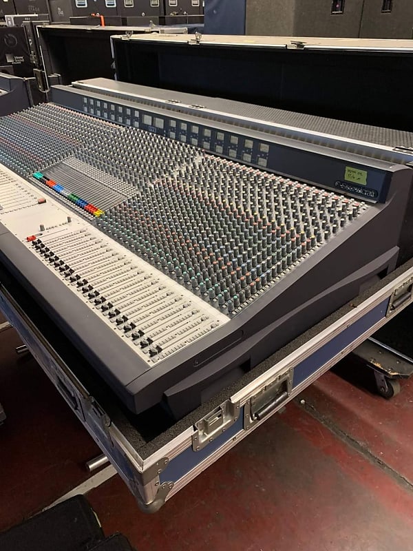 Soundcraft Series FIVE 2001 | Reverb